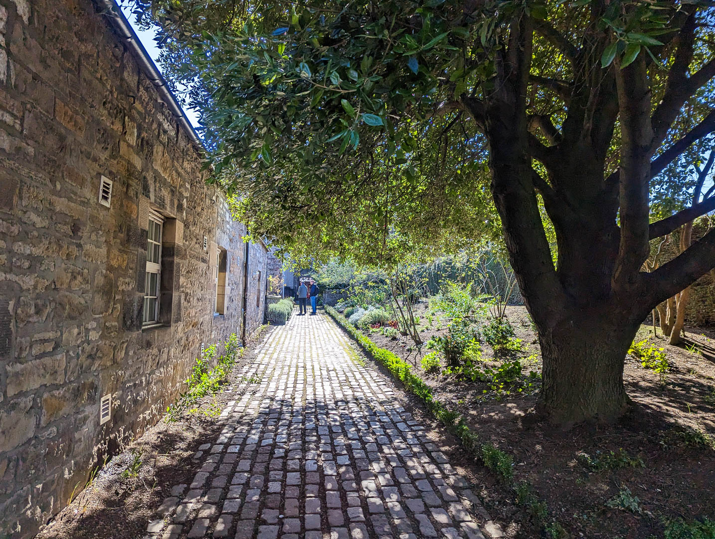 25 Hidden Gems in Edinburgh Off the Beaten Path - Watch Me See
