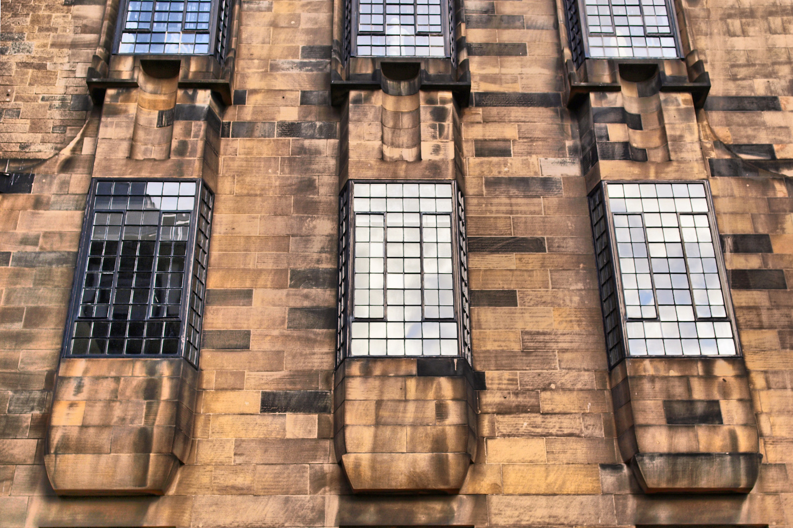 Learning about Charles Rennie Mackintosh in Glasgow - Watch Me See